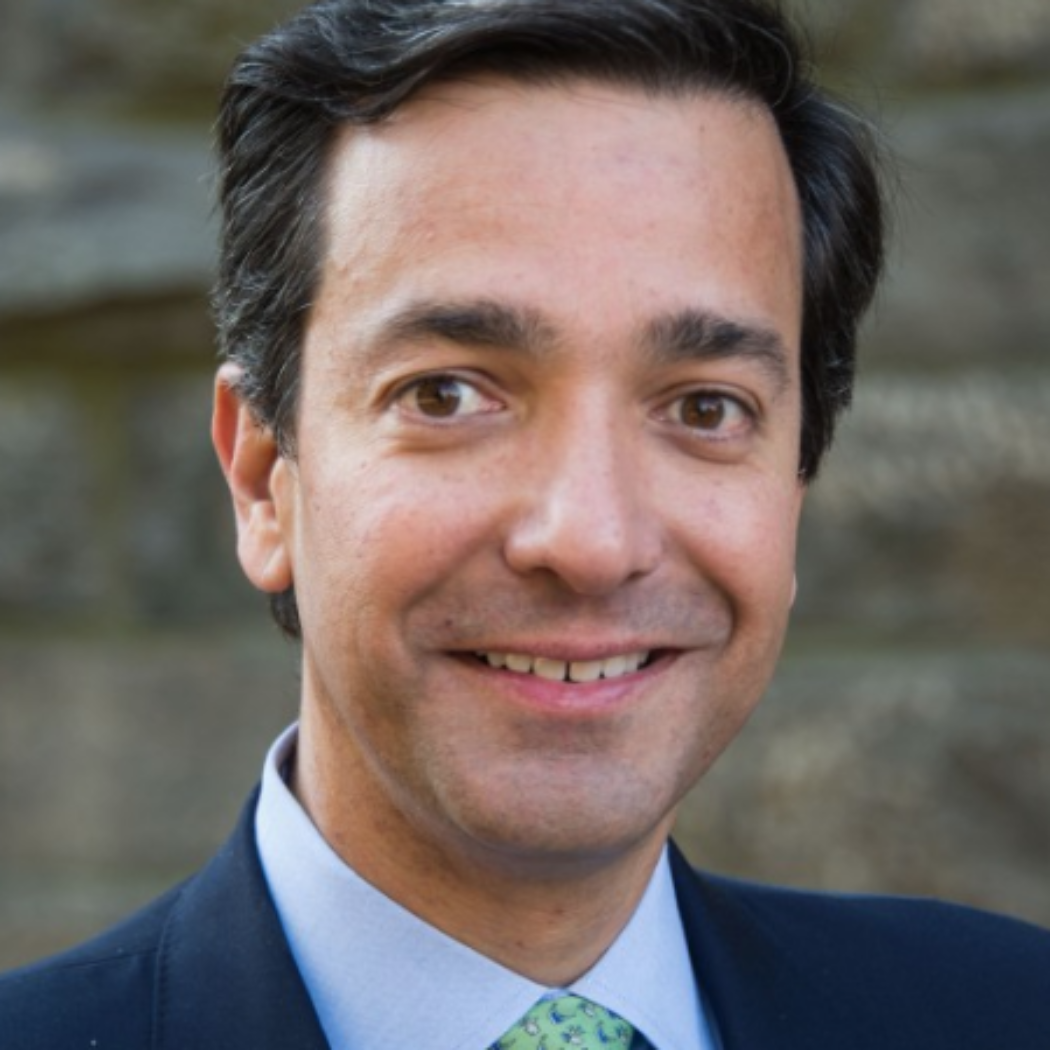 Luis Fortuño (F '82) - Institute of Politics and Public Service