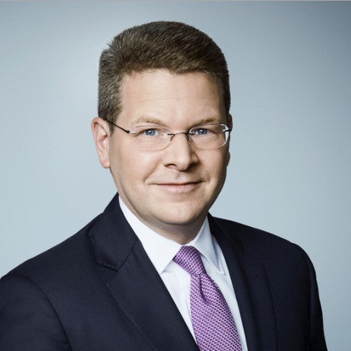 Sam Feist (L ’99) - Institute of Politics and Public Service